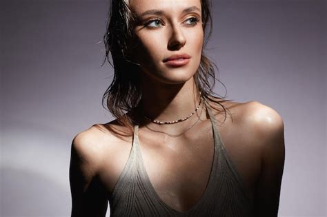 Premium Photo Beautiful Girl With Wet Hair Pretty Young Sexy Woman