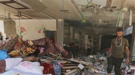صحيفة واصل استشهاد خمسة فلسطينيين في قصف إسرائيلي على مخيم البريج وسط
