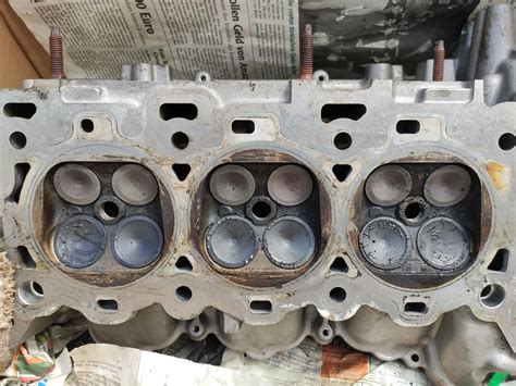 Just wanted to clean my cylinder head :( : r/MechanicAdvice