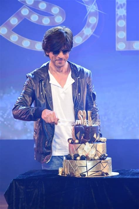 Happy Birthday Shahrukh Khan With Cake