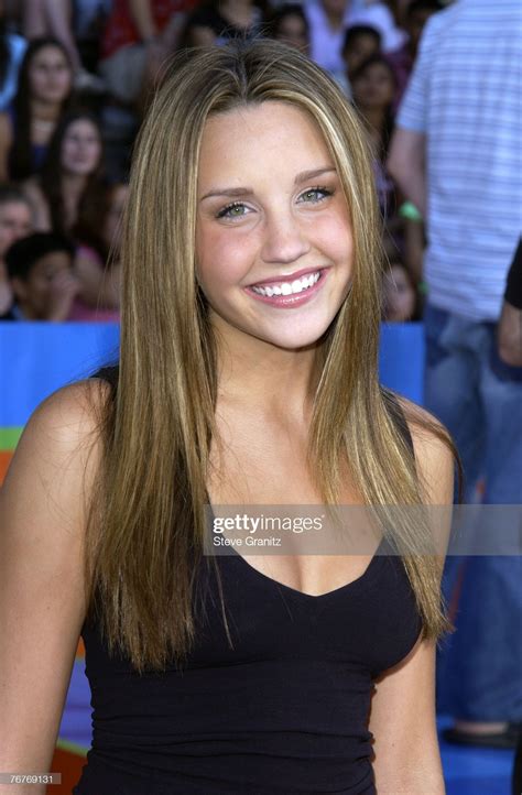 Amanda Bynes 2002 Photos And Premium High Res Pictures Artofit