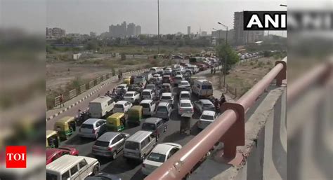 Delhi Ghaziabad Border News Today Traffic Snarls At Delhi Ghaziabad