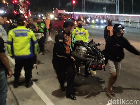 Berita Dan Informasi Kecelakaan Di Exit Tol Bawen Terkini Dan Terbaru