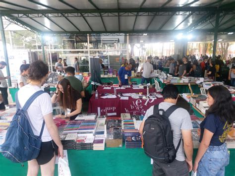 Aí Está Ela Aberta A Toda A Sociedade A “festa Do Livro Da Usp De São