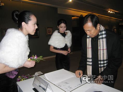 中国写实画派小幅绘画作品展开幕艺术中国