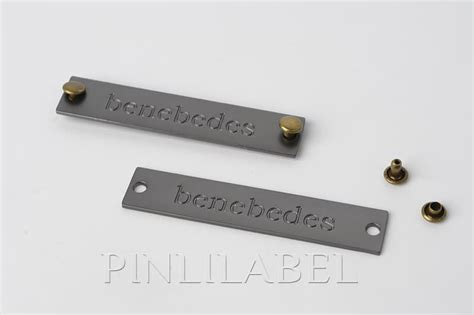 An Article Tells You How To Choose The Backing Of Metal Labels Pinlilabel