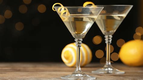 11 Cocktails To Try If You Like Drinking Gin