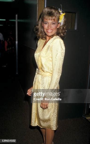 207 Vanna White 1987 Photos And High Res Pictures Getty Images