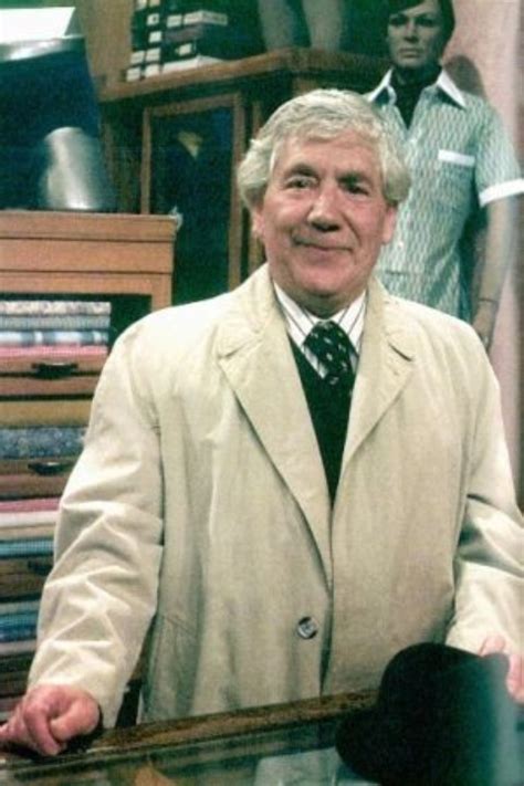 Alfie Bass