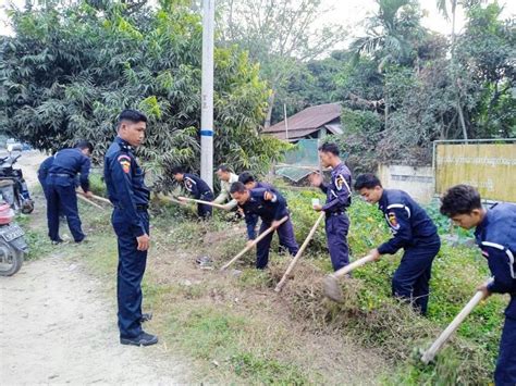 မောင်တောမြို့၌ ပြည်သူ့ဝန်ဆောင်မှုရုံး ပတ်ဝန်းကျင်သန့်ရှင်းသာယာရေးအတွက် စုပေါင်းသန့်ရှင်းရေးပ