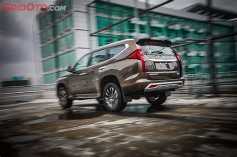 Ini Bedanya Mitsubishi Pajero Sport Dakar Ultimate 4x2 Dan 4x4