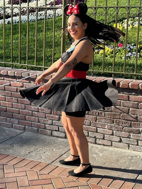 Disneyland Poses