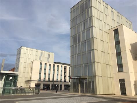 Deux Hilton avec vue sur la Loire à Tours InfoTravel fr