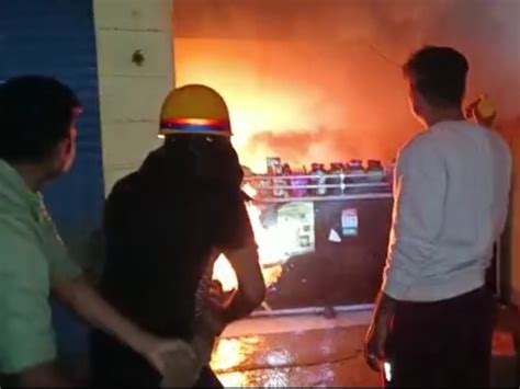 Goods Worth Lakhs Were Burnt To Ashes The Fire Department Managed To
