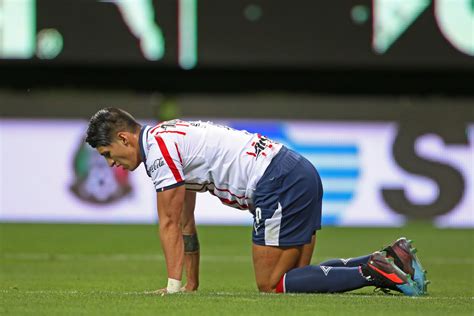 Una Salida Nocturna De Tres Futbolistas A Hooters Desató Nuevo Sismo Al Interior De Chivas