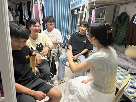 教师风采会计系辅导员陈苏争做青年学生知心人热心人引路人 徽商职业学院