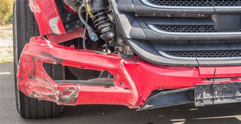 Difference Between A Car Accident And A Truck Accident Paul Knopf Bigger