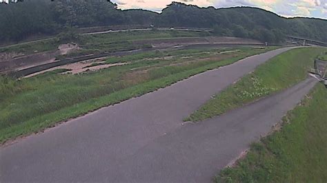 江の川水系 江の川 広島県三次市粟屋町旭 江の川 左岸 144．6k 旭の現在の映像 全国・世界のライブカメラ