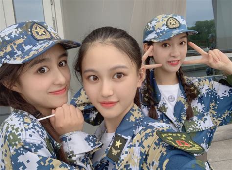 全长一个样！北电表演系女生晒军训照！脸盲症患者彻底懵了！ 搜狐大视野 搜狐新闻