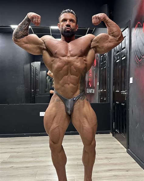 Worldwide Bodybuilders RIP British Classic Physique Star Neil Currey