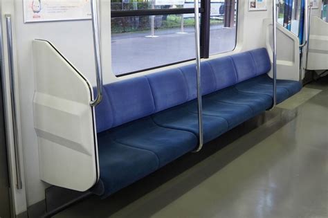 関東と関西で大きく違う｢電車内の迷惑行為｣ 朝夕の混雑が復活し､気になる点が増えてきた 通勤電車 東洋経済オンライン