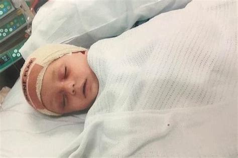 我相信99的家长不知道如果宝宝掉下床时的做法！