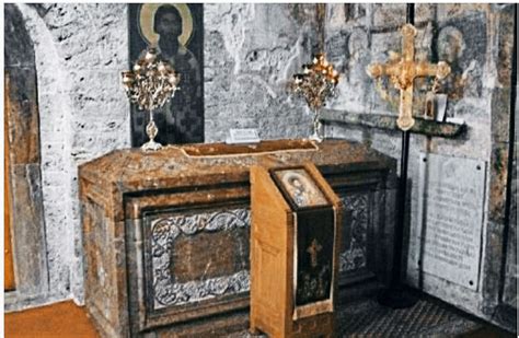 Теодул ИМЕНДАН Један православни обичај који се на жалост у Србији не практикује али се у