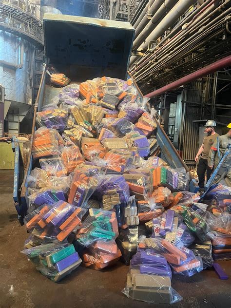 774 Polícia Incinera Mais De Quatro Toneladas De Maconha Jornal Da