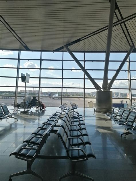 가볍고 통풍이 잘되는 건축 건축 설계 게이트 공공 장소 공항 공항 내부 공항 터미널 교통 널찍한 대기실