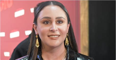 Mujer Mexicana Explica La Razón Por La Que Le Canta A Los Ex Novios De