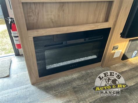 Forest River Cherokee Wolf Den 16ev Travel Trailer