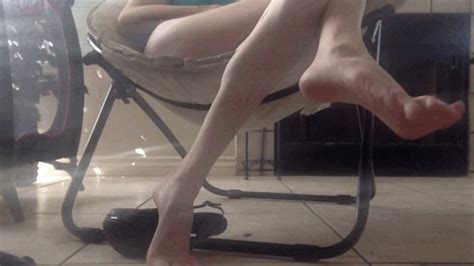 Incredible Toe Crunching Tightest Toe Curls And Ripping Up Magazine