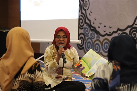 Perpustakaan Harus Berperan Pada Upaya Menumbuhkan Kegemaran Membaca Sejak Dini Mnctrijaya