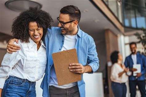 Survey Millennials Gen Z Adults Prefer Texting Over Talking In Person