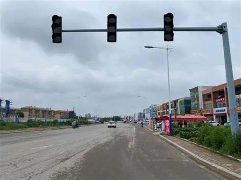 没有红绿灯的十字路口如何开车，要遵守哪些交通规则搜狐汽车搜狐网