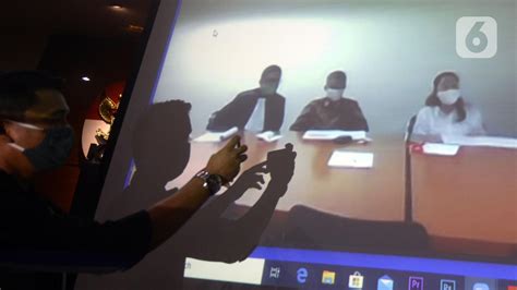 Foto Sidang Dakwaan Wahyu Setiawan Digelar Secara Daring Foto