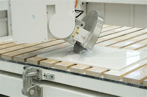 최신 5축 Cnc 스톤 브리지 톱 기계 대리석 커터 톱 Blue Elephant Cnc 기계
