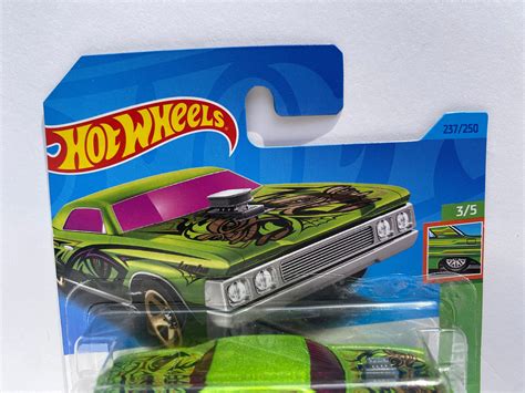 Hot Wheels Layin Lowrider Muscle Car Old Skool Lowrider Green