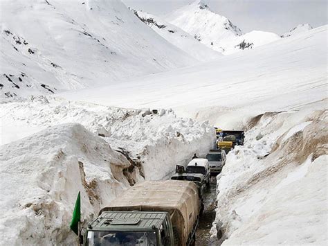 Zoji La Pass Zero Point Sonamarg Timings Entry Fee Safari Cost