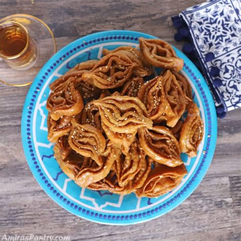 Moroccan Chebakia Recipe Sesame And Honey Cookies Amiras Pantry