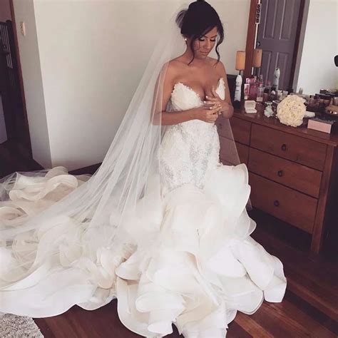 Luxurious New Designer 2017 Organza Mermaid Lace Appliques Sweetheart