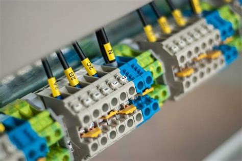 Terminal Block เทอร์มินอล บล็อก คืออะไร Factomart Industrial Products