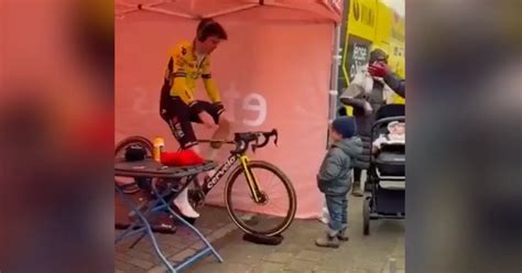 Kijk Georges Van Aert Steelt De Show Bij Wederoptreden Van Wout In Loenhout