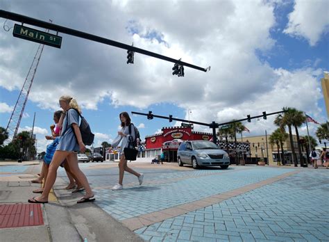 Report Pedestrian Fatalities Increased In 2020 Despite Fewer Cars
