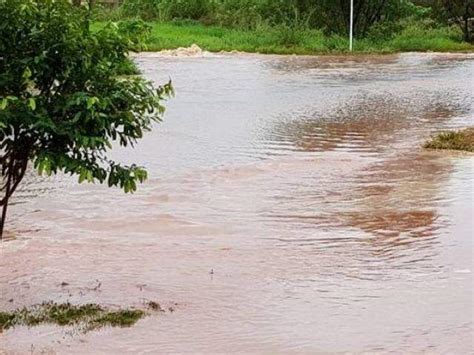 Chuva Acima Da Média Invade Casas E Transforma Avenidas Em Rios