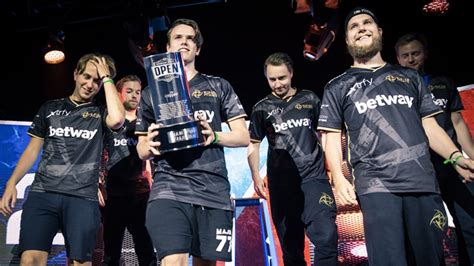 Ninjas In Pyjamas Csgo 2019 1600x900 Wallpaper