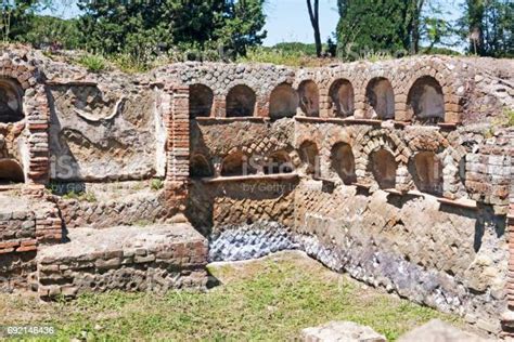 오 스 티아 안티 카로마이탈리아에서 로마 Emapire 고고학 발굴 묘지 Columbarium 무덤 매장지에 대한 스톡 사진 및