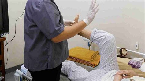 Keuntungan Fisioterapi Di Rumah Untuk Lansia