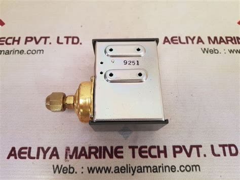 Saginomiya Fns C102 Pressure Switch Aeliya Marine