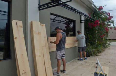 El Huracán Matthew Comienza A Azotar A Eeuu Tras Dejar Devastación Y